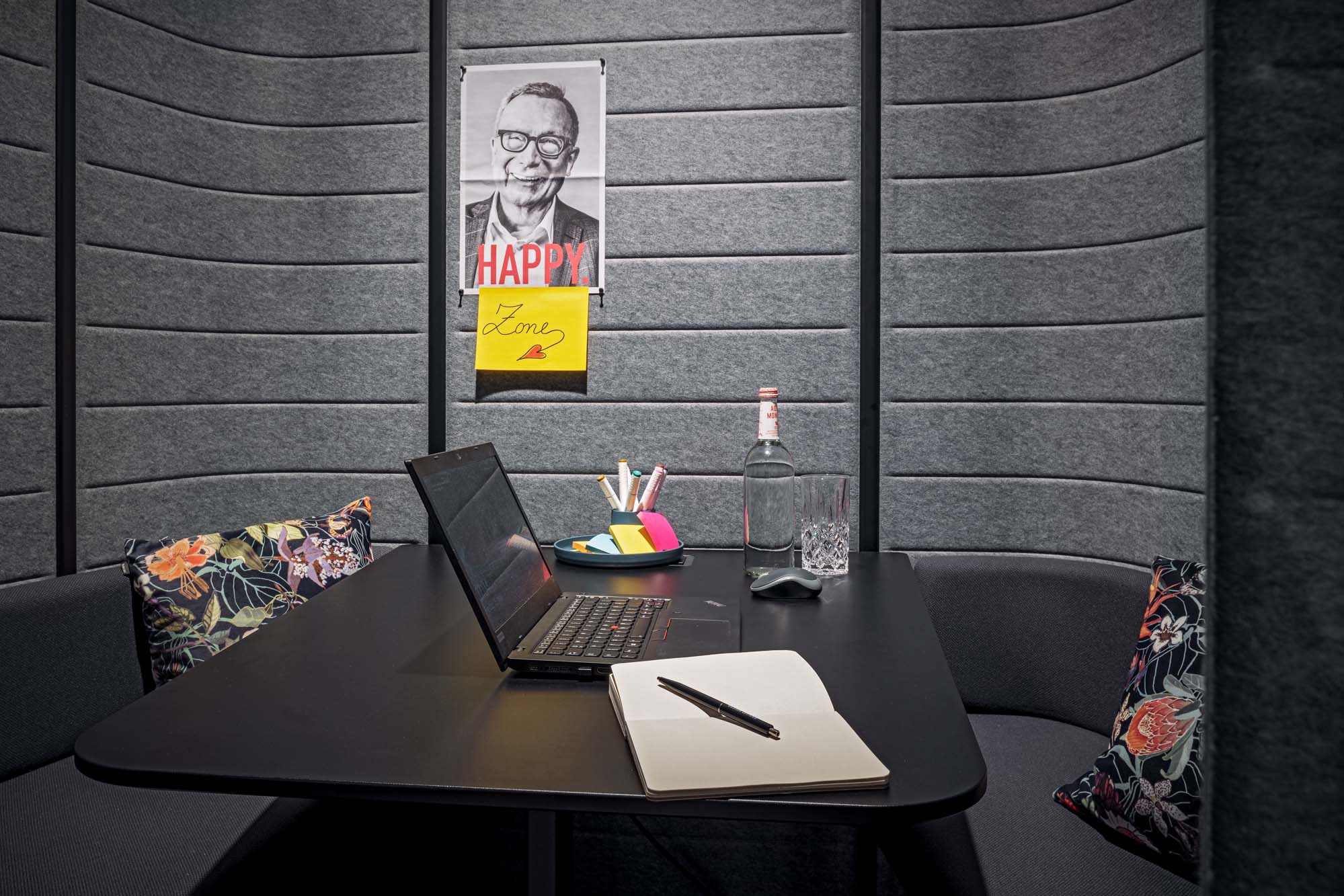 Flex Desk - Erklärt im Design Offices Glossar